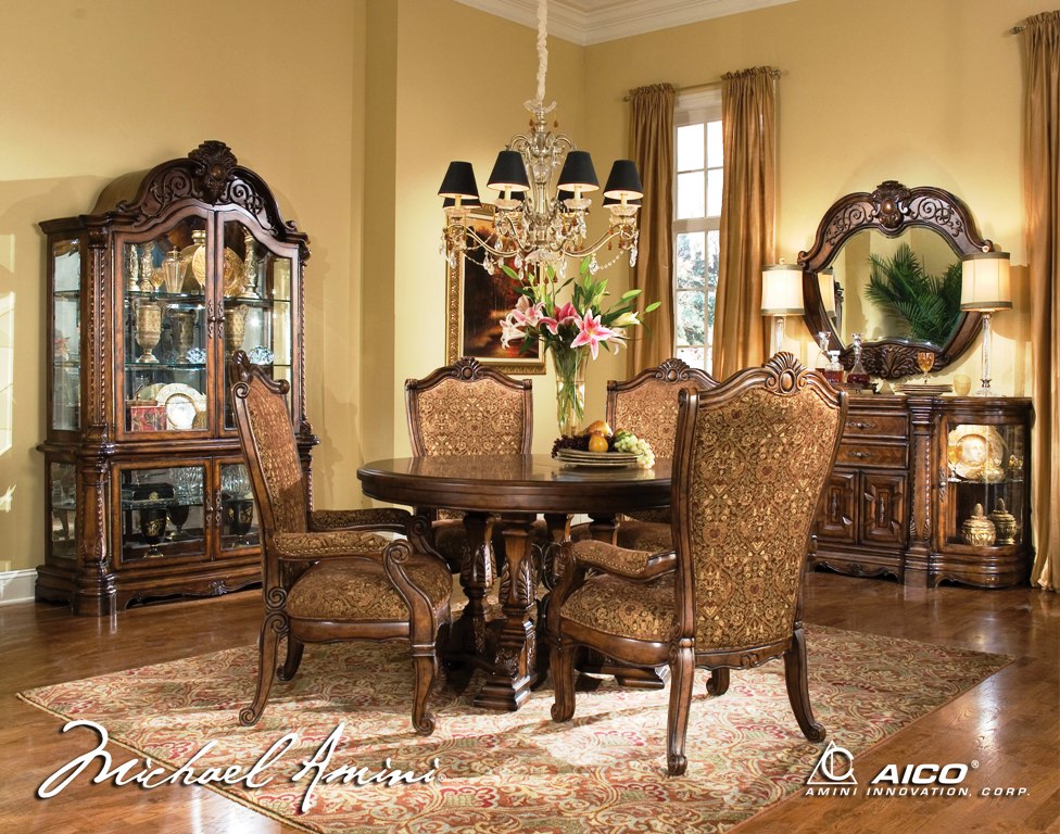 Windsor Court Round Extendable Dining Table | HomeGalleryStores.com | 70001