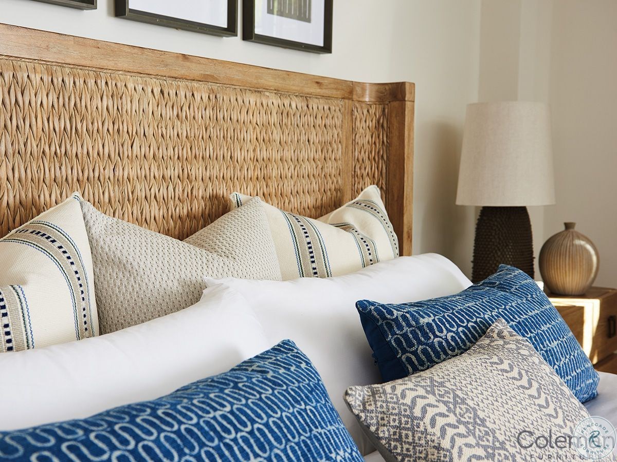 Los Altos Natural Oak Stain Ivory Coast Woven Queen Panel Bed ...